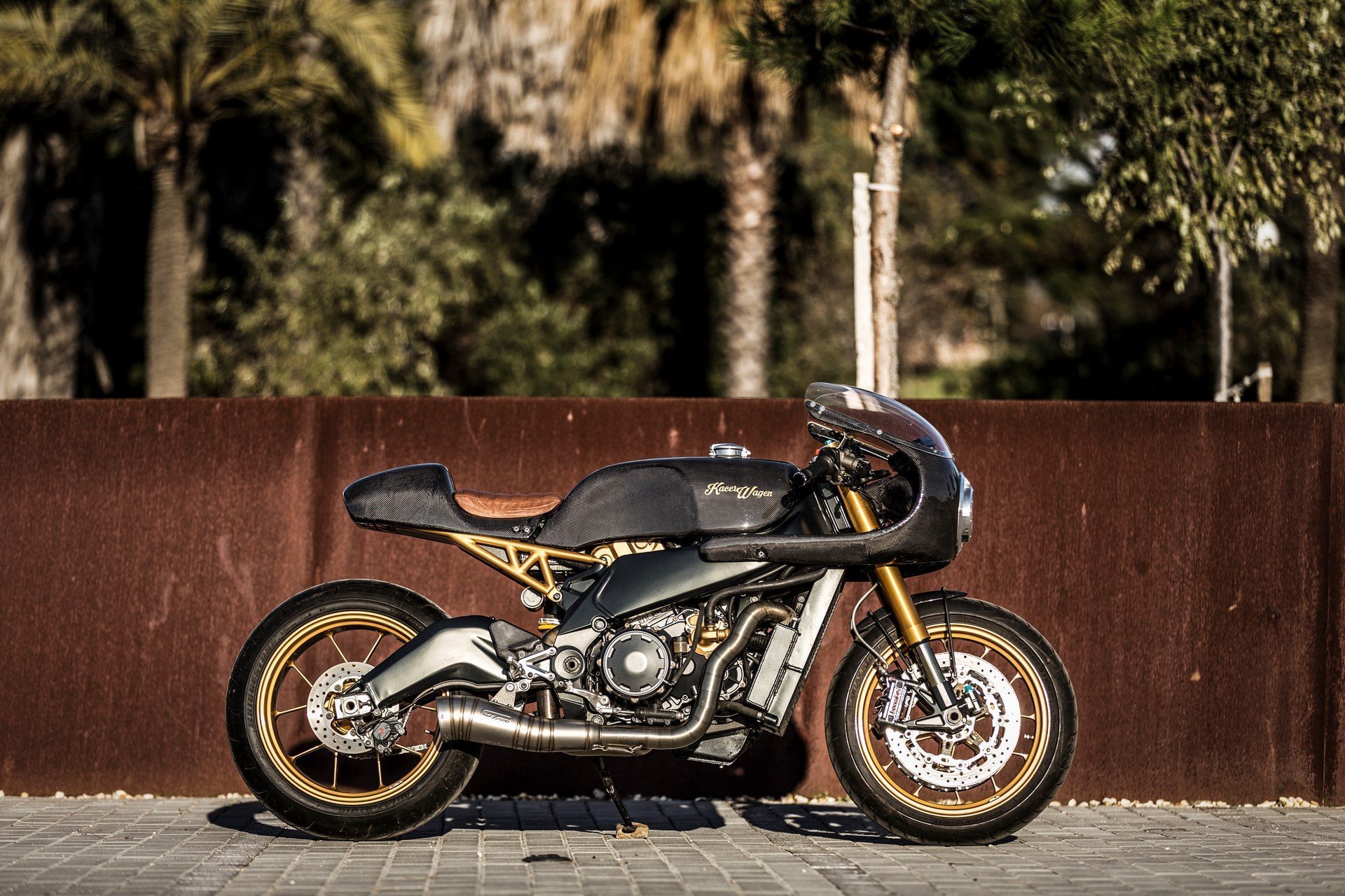 Aprilia RSV 1000 "La Pili" Cafe Racer (Kacerwagen) | CafeRaceros