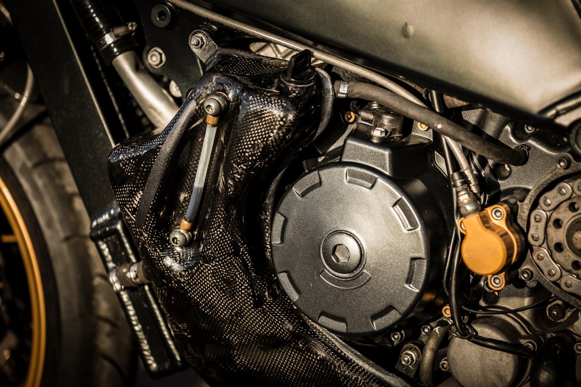 Aprilia RSV 1000 "La Pili" Cafe Racer (Kacerwagen) | CafeRaceros