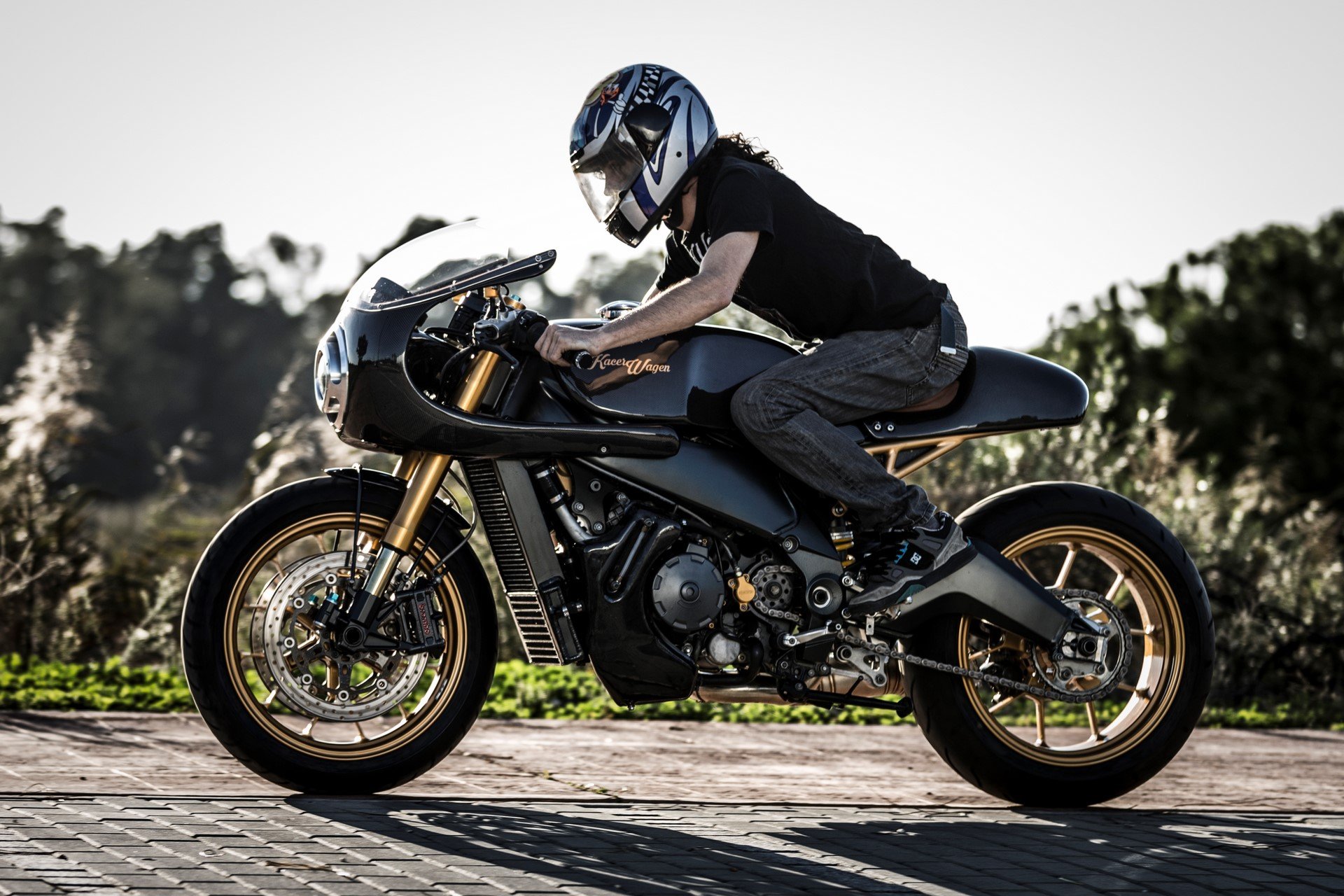 Aprilia RSV 1000 "La Pili" Cafe Racer (Kacerwagen) | CafeRaceros