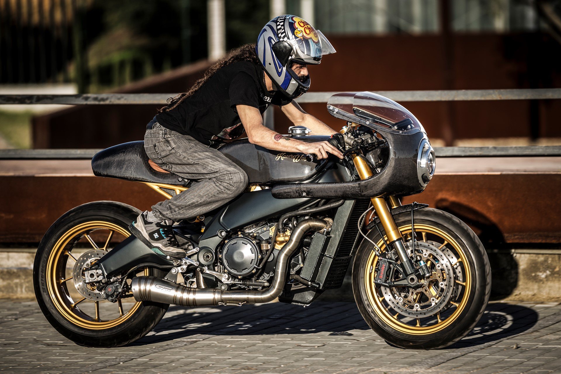 Aprilia Rsv 1000 Tuono Cafe Racer | Reviewmotors.co